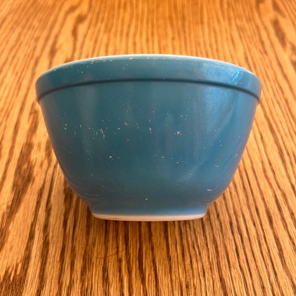 Pyrex | Kitchen | Vintage Small Pyrex Bowl 94s Blue | Poshmark